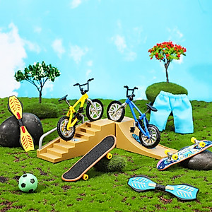 17 Pieces Finger Skateboard Ramp Set Skate Park Kit Ramp Parts Set Mini Finger Toys Set Finger Bike Skate Park Kit with Replacement Wheels and Tools for Kids Party Favor (Classic Color)