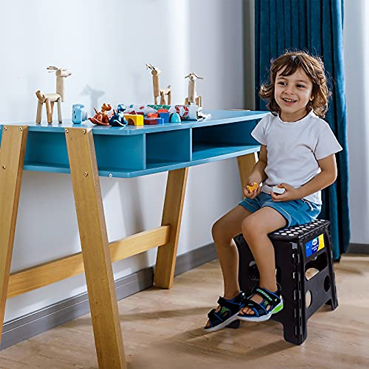 Korpai 13" Folding Step Stool for Adults and Kids Holds Up to 300 lbs,Non-Slip Folding Stools with Portable Handle, Compact Plastic Foldable Step Stool for Bathroom,Bedroom, Kitchen,Black,1PC