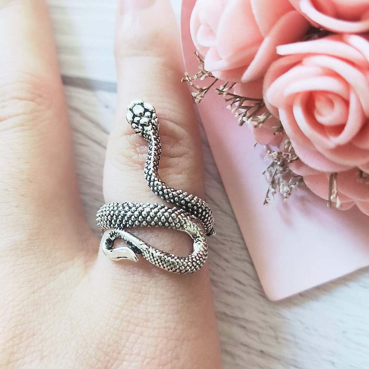 Snake Ring for Women Gothic Black Snake Rings Punk Open Adjustable Silver Snake Knuckle Rings Stackable Reptile Serpent Band Rings for Halloween Costumes Accessories