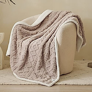 Simple&Opulence Sherpa Fleece Throw Blanket - Soft Fluffy Warm Cozy Plush Fuzzy Blanket with Elegant 3D Pattern for Couch Sofa Bed,Camel,30"x 40"