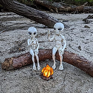 John Bernard & Company Alien Invasion Shelf Sitters 'Peace & Quiet' 10” H UFO Garden Alien Statues Figurine Set Funny Home and Garden Décor – Antique White