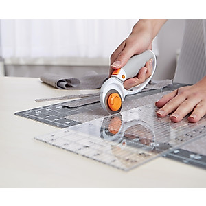 Fiskars 195240-1001 Titanium Easy Blade Change Rotary Cutter, 45 mm
