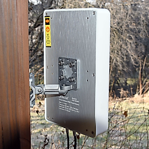 Proxicast Universal Wall / Pole Mount Adjustable Articulated Bracket for Outdoor Antennas, Cameras, Lights, Speakers, etc - Not for Mounting TVs or Monitors (ANT-810-AWB)