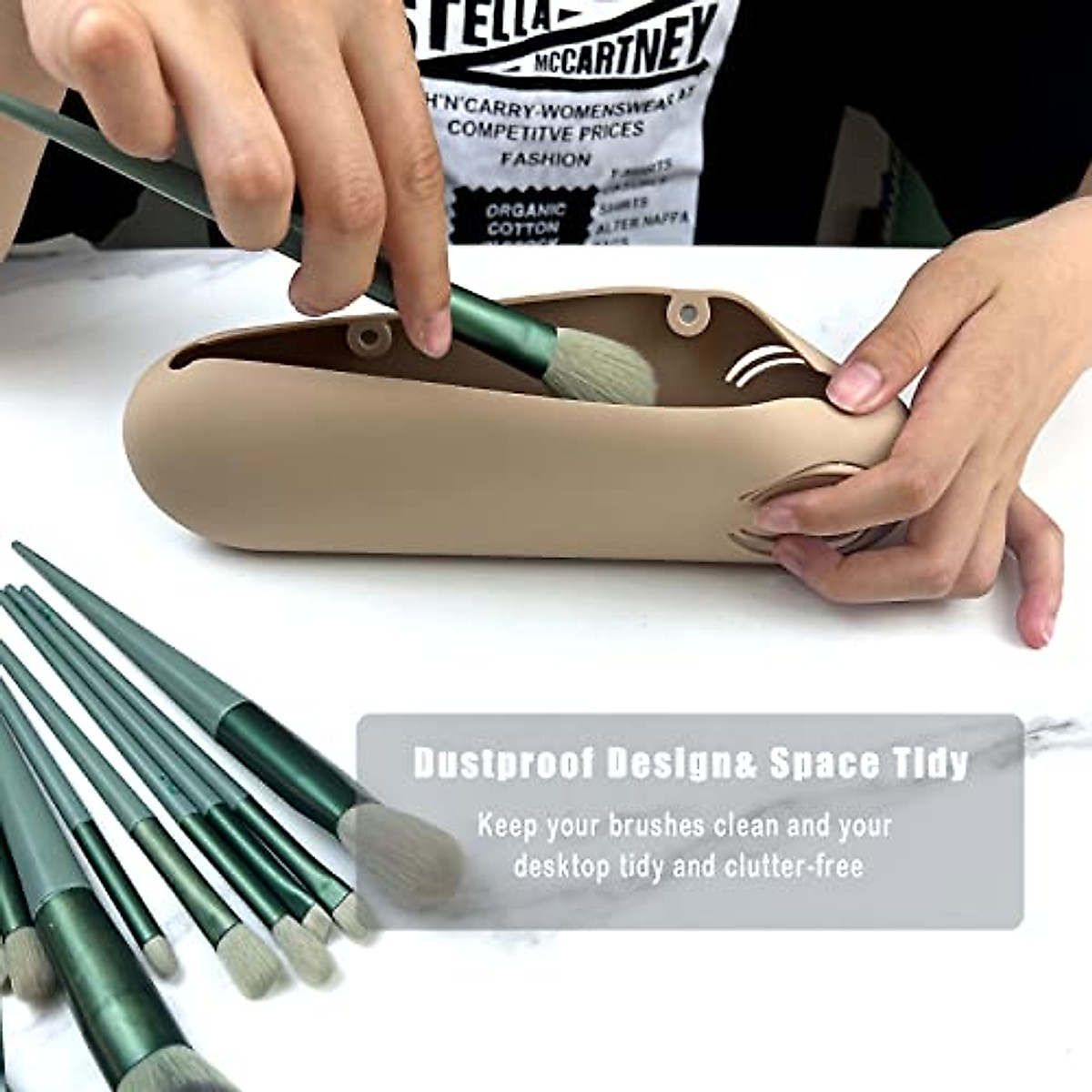 Travel Makeup Brush Holder, Make Up Organizer Bag Case with Magnet Closure, Silicon Portable Cosmetic Brushes Organizer Pouch for Travel (khaki)