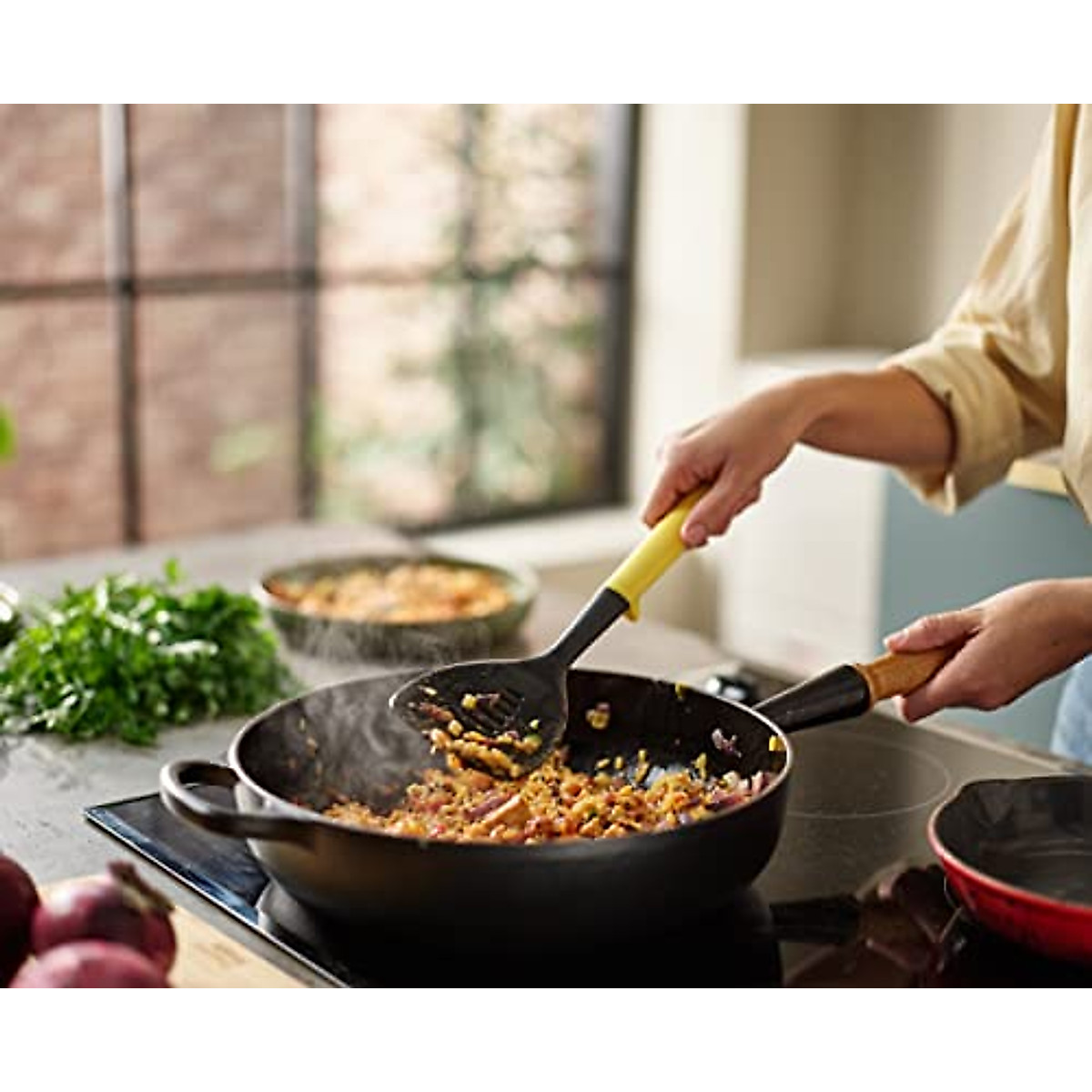 Joseph Joseph Duo Slotted Turner with Integrated Tool Rest: Hygienic, Heat-Resistant Nylon Head, Safe for Non-Stick Cookware, Light Yellow