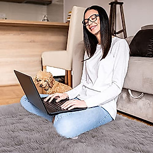 CAROMIO Shaggy Soft Faux Sheepskin Fur Area Rugs Floor Mat Luxury Beside Carpet Decorative Plush Shag Furry Carpet for Bedroom Living Room Floor, Grey, 4 x 6 Feet, Rectangle