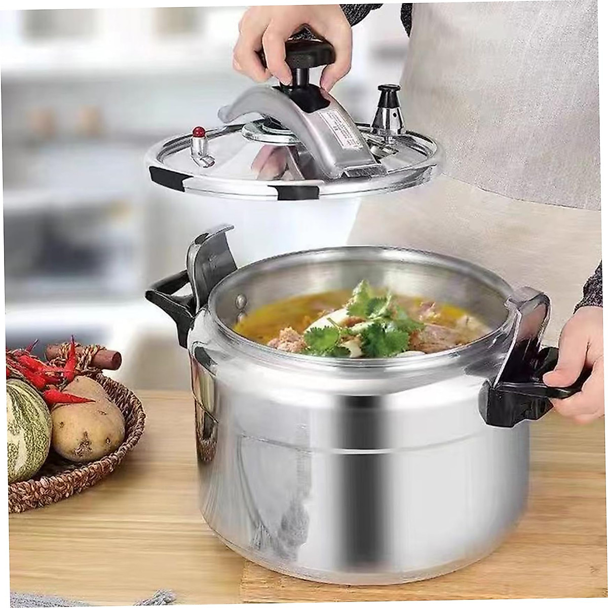 Pressure Cooker Aluminum Pressure Canner with Safely Valve 4L Large Capacity Canning Pot Induction Cookware with Anti-Scald HandlesPressure Cookers