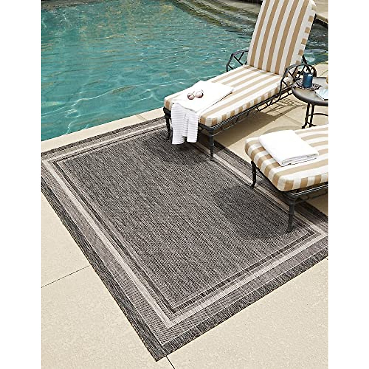 Unique Loom Outdoor Border Collection Casual Solid Border Transitional Indoor and Outdoor Flatweave Black Area Rug (4' 0 x 6' 0)