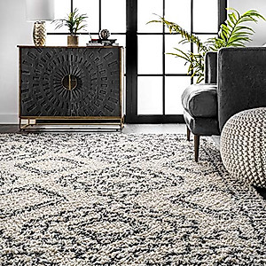 nuLOOM Lacey Moroccan Geometric Shag Area Rug, 6' 7" x 9', Off-white