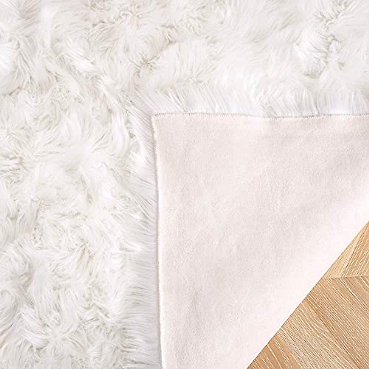Ucomn Luxury Soft Faux Wool Area Rug 4 x 6 Feet, Plush Fluffy Indoor Carpet for Living Room, Bedroom, Kid's Girl's Boy's Room, Office Space, Apartment, Dorm, Sofa, White