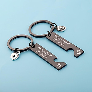 New Grandparent Gift Grandma and Grandpa Est 2024 Keychain Set Pregnancy Announcement Gifts New Grandparents Gift First Time (Black)