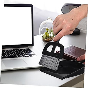 Garneck 1 Set Broom Dustpan Set Auto Car Automotive Cars Brooms Detailing Brush Multi-Function Mini Dustpan Car Vent Cleaner Dust Pan Car Detail Brush Desktop Cleaning Broom Black Plastic