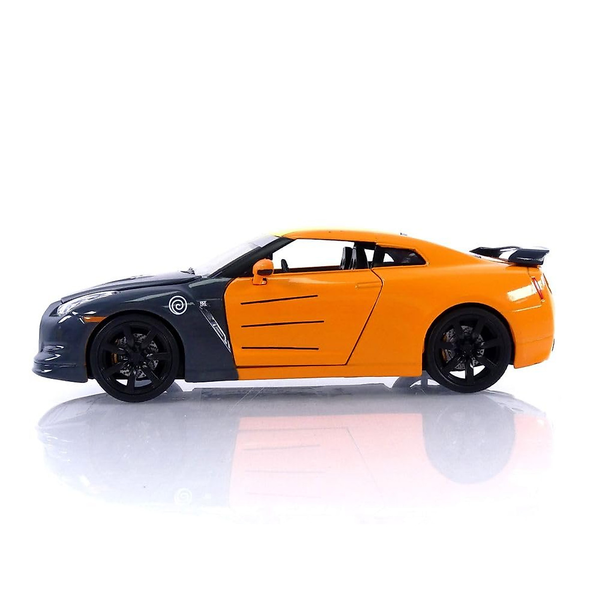 Naruto 1:24 2009 Nissan GT-R(R35) Die-Cast Car & 2.75" Naruto Figure, Toys for Kids and Adults