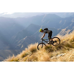 CamelBak Chase 8 Bike Hydration Vest - Integrated Tool Organization - 70oz., Black