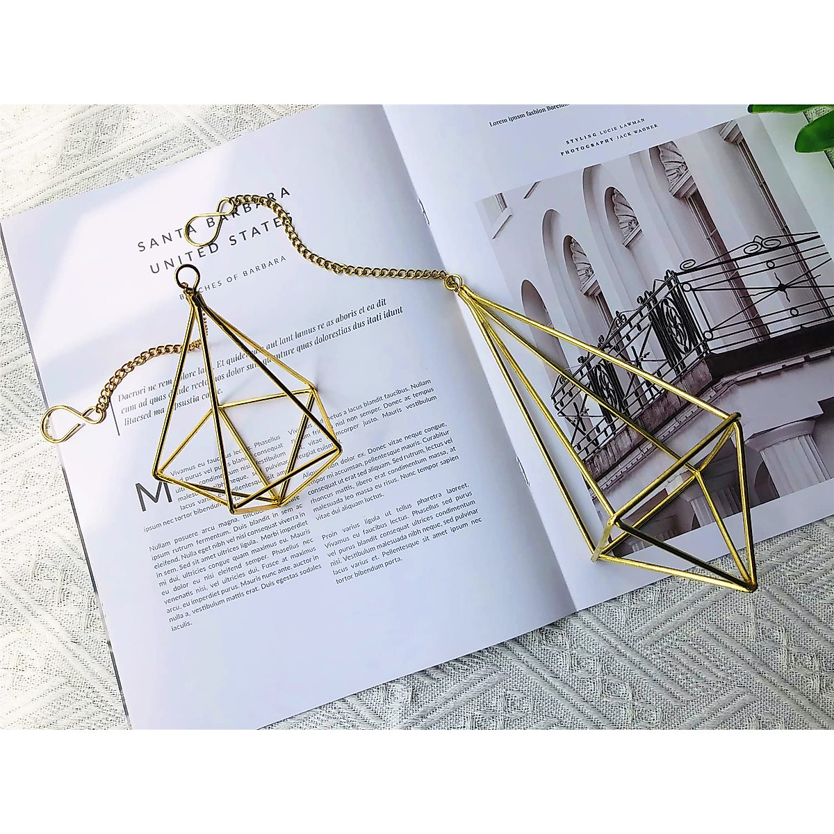 Geometric Hanging Tillandsia Holder Gold Metal Air Plants Holders Hanging for House Decor Living Room,Small Plant Holders Indoor Hanging,Plant Lover Gifts (5Pcs)