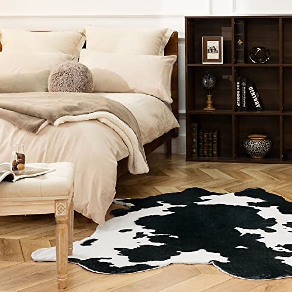 Ashler Cowhide Rug Cow Print Area Rug, Off White Cute Faux Cow Animal Mat, Non-Slip Backing, Machine Washable Rugs for Room Decor, Living Room and Bedroom, 4.6 x 5.2Ft