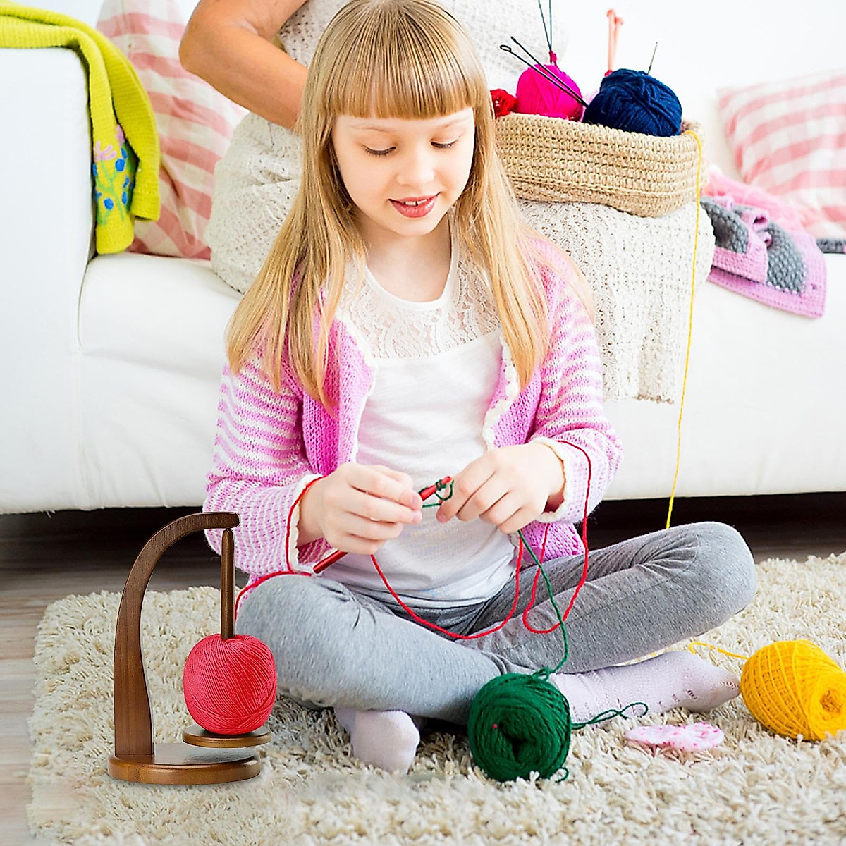 Magnetic Yarn Ball Holder, Wooden Rotating Yarn Ball Stand, 320g Bearing Load Yarn Spinner for Crocheting, Magnetic Pendulum Yarn Knitting and Crochet Yarn Feeder Holder