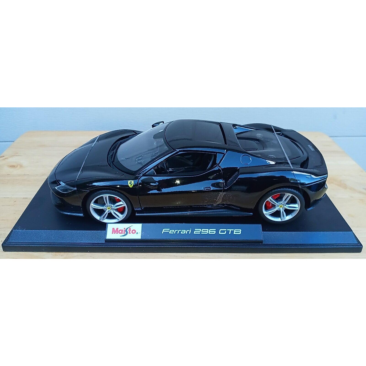 Maisto Ferrari 296 GTB 1:18 die cast Metal Model Special Edition Collection