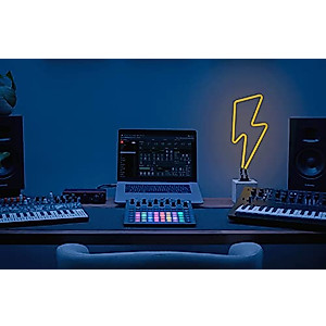 Novation Circuit Tracks: Groovebox sequencer with synth tracks, MIDI tracks and drum tracks for electronic music making