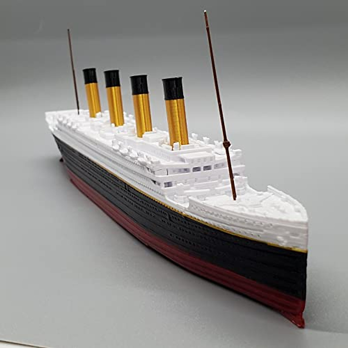 RMS Titanic Model 1 Foot in Length w/Floating Iceberg Model Included, White, 1 FT LONG