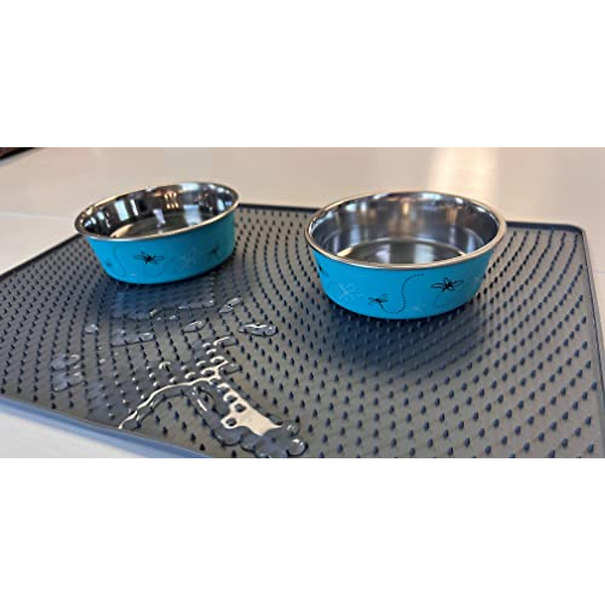 Premium Grade Pet Food Mat, Silicone Cat Litter Mat, Floor Protective Mat, Waterproof, Urine Proof Silicone Pet Mat with Silicone Bristles to help Clean Pets Paws