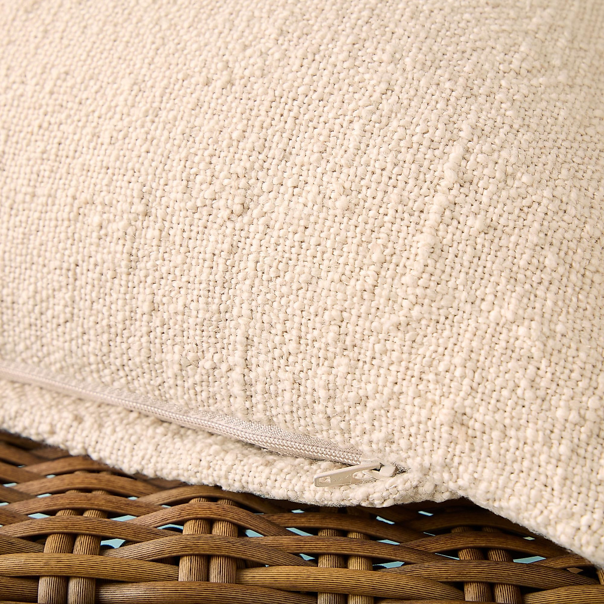 TOWN & COUNTRY EVERYDAY Rio Indoor/Outdoor Decorative Pillow, 20"x20", Beige