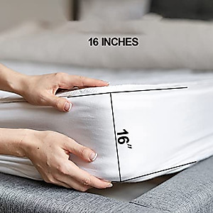 AILONEN Howling Wolf Fitted Sheet Set, Snow Wolf Bed Sheet Set Queen Size,Evening Moon Wolves Pattern Sheets,Wolf Father and Son Bedsheet Set 3 Pieces, 1 Fitted Sheet and 2 Pillowcases