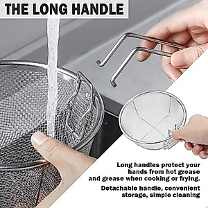 Stainless Steel Deep Fry Basket for Frying Serving Food, Multifunctional Fryer Basket with Detachable Handle Fryer for Pot Mini Fish Fry Fryer Strainer with Long Handle Cooking Tool (9 Inch)