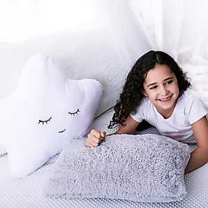 Perfectto Design Set of 2 Decorative Pillows for Girls Toddler Kids Room, White Fluffy Star and Furry Grey, Soft Plush Throw Pillows Bedroom Décor Pillows for Princess Teepee