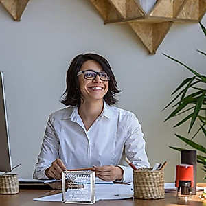 Yalikop Gifts for Women Acrylic Desk Boss Lady Office Decor Inspirational Quotes Boss Appreciation Keepsake And Paperweight for Birthday Christmas Gift(White, Classic Style)