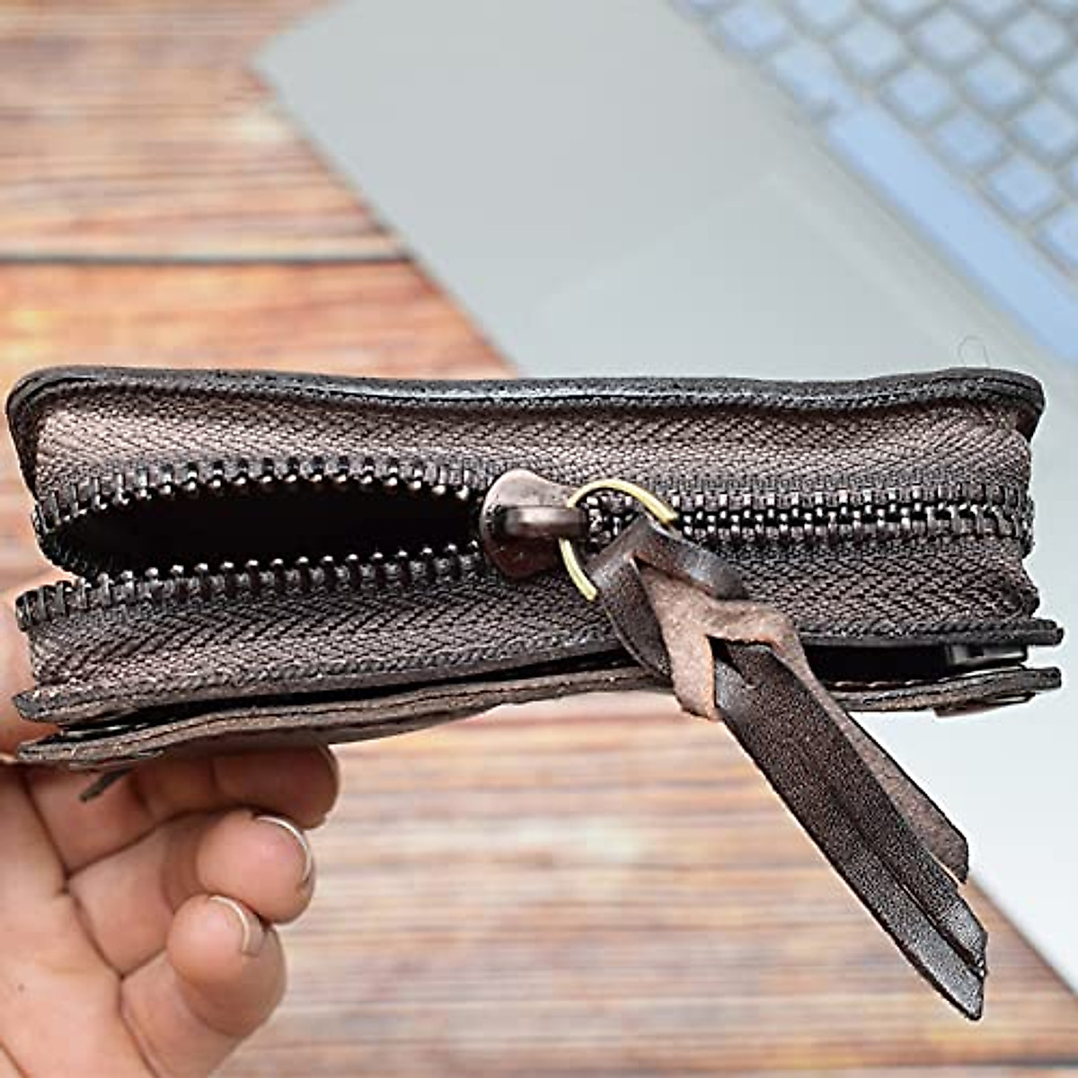 Genuine Leather Keychain Key Case,MoreChioce Card Holder Wallet Cowhide Leather Smart Keychain Protector Cover Key Organizer Card Case with 6 Hooks and Zipper,Coffee Color