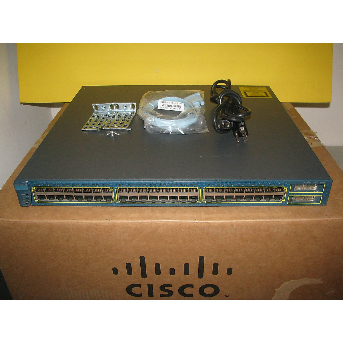 Cisco WS-C3550-48-EMI Catalyst 3550-48 EMI 48 Port 10/100 Switch