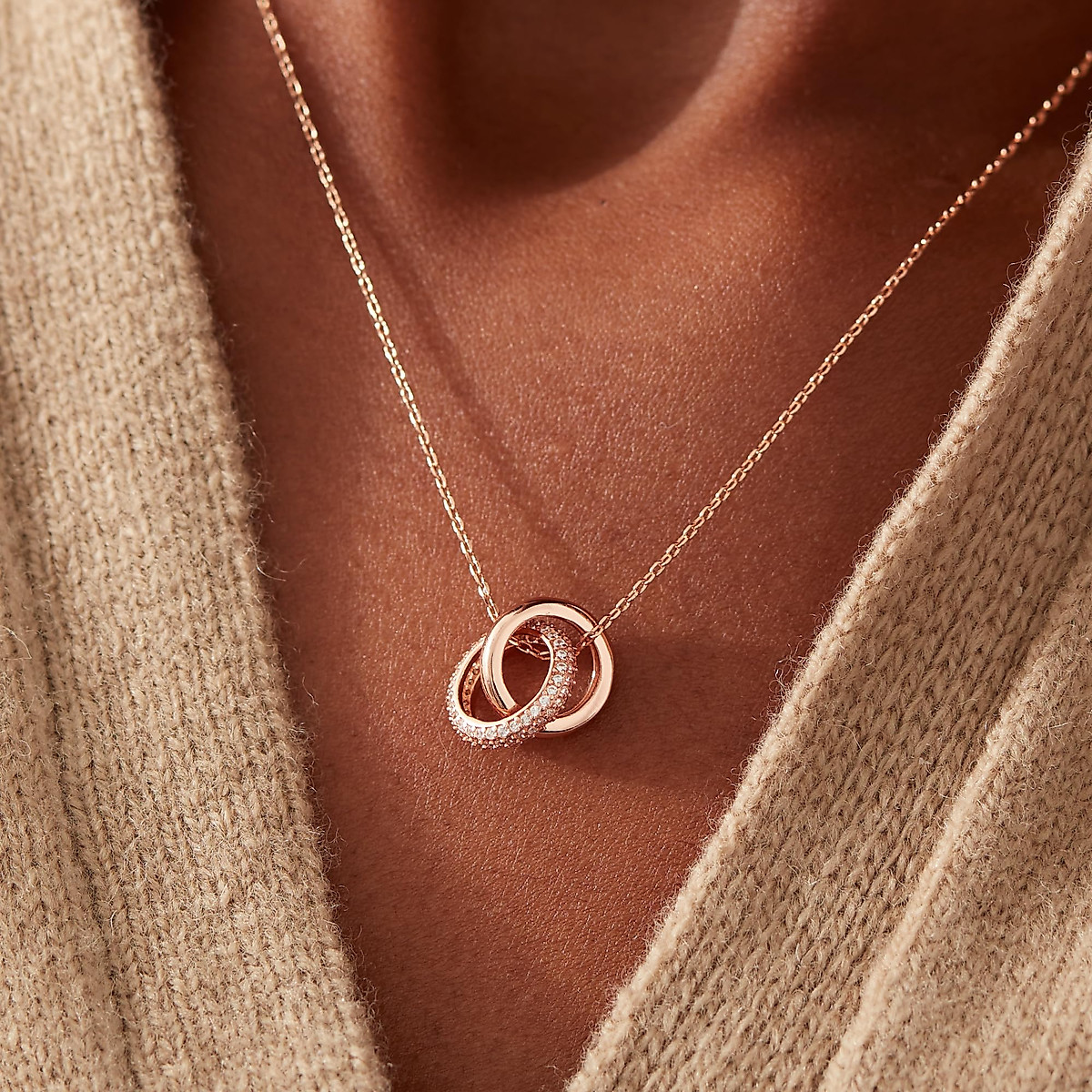STORYJEWELLERY Best Friend Necklace, Friendship Necklace for Women, Gift for Friends Female, Friendship Gifts for Women Friends, Bestie Bff Sisters Gifts for Women, S925 Plated with 18K Rose Gold