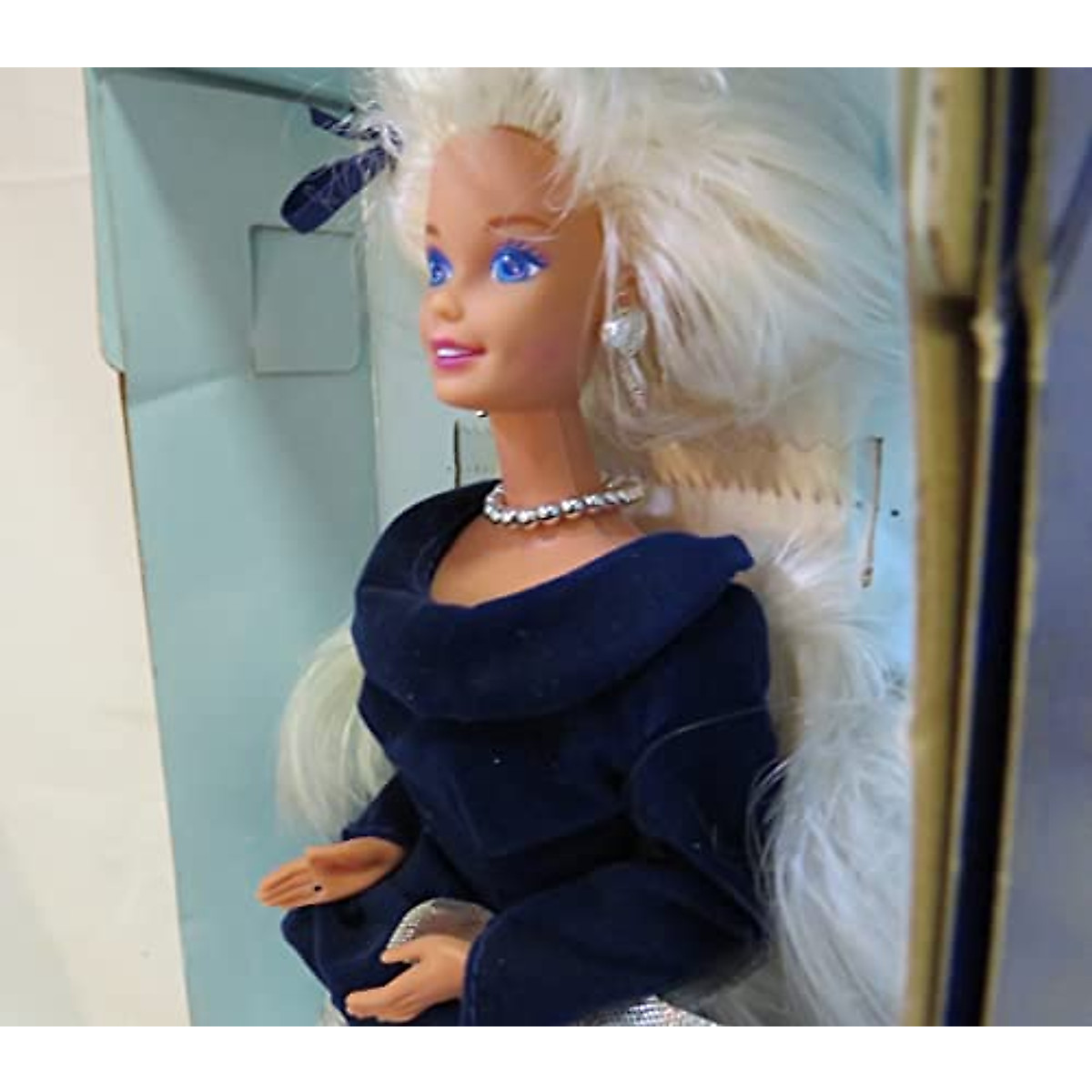 Barbie Special Edition Winter Velvet Doll Caucasian 1st In A Series
