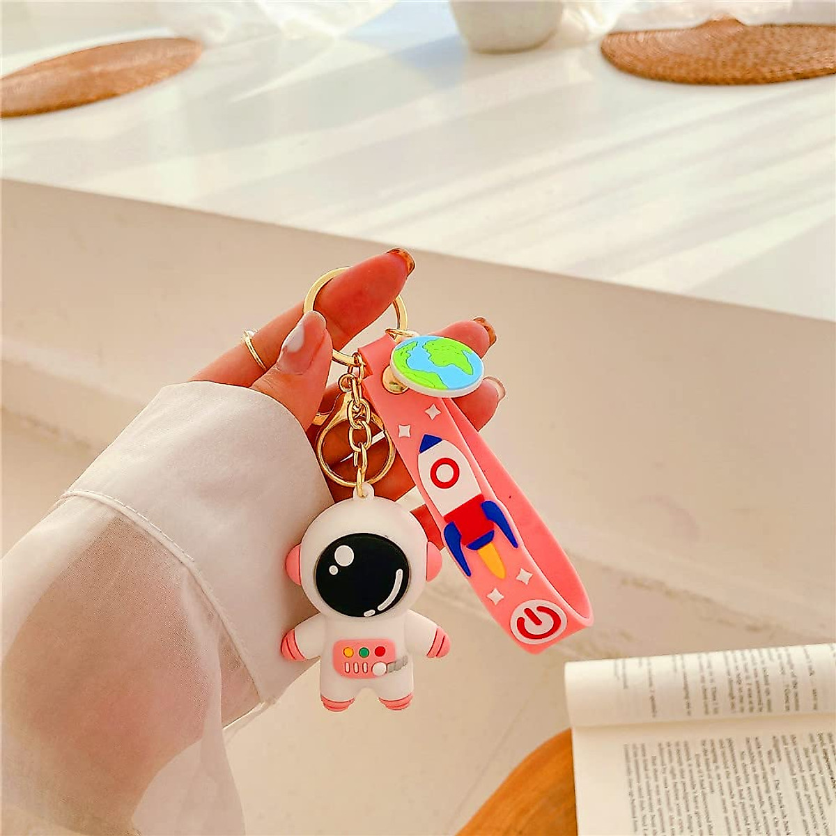 DIWANG LAN Apple AirTag Protective Case Anti-Lost Keychain Accessories Cute Fashion Protective CaseAirTag case Cartoon Anime Spaceman Skin (Blue Spaceman)