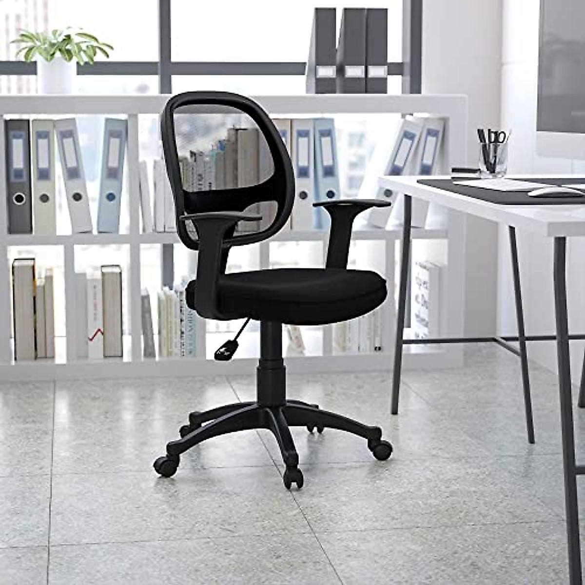 Flash Furniture Mallard Mid-Back Black Mesh Swivel Ergonomic Task Office Chair with T-Arms - Desk Chair