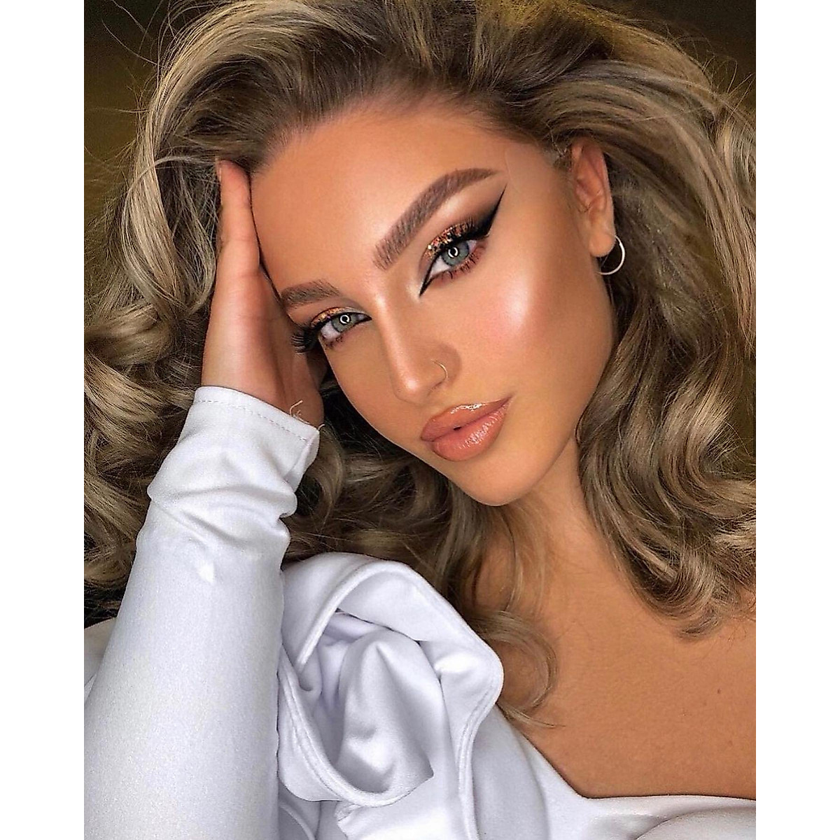 Indeed Labs Nanobronze Drops - Get a sun-kissed glow without the sun! Bronzing drops with hyaluronic acid instantly bronze, blur, and hydrate skin. 30ml