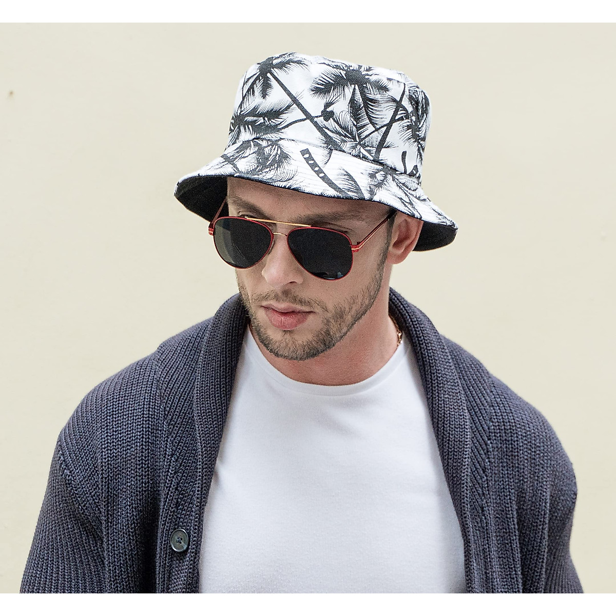 ZLYC Unisex Cute Print Bucket Hat Summer Travel Fisherman Cap for Women Men Teens (Palm Tree Black)