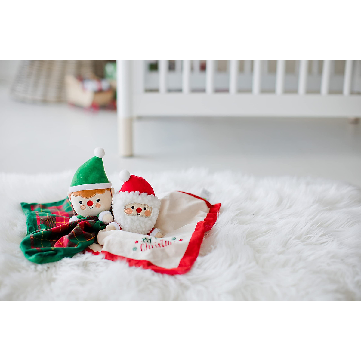 Pearhead Baby's First Christmas Security Blanket, Soft Baby Lovey for Babies, Snuggle Toy Stuffed Animal, Infant and Toddler Security Toy, Baby Boy or Baby Girl Lovie, New Baby Gift, Holiday Lovey