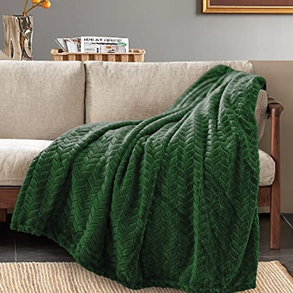 inhand Fleece Throw Blankets, Super Soft Flannel Cozy Blankets for Adults, Washable Lightweight Fuzzy Blanket for Couch Sofa Bed Office, Throw Size Warm Plush Blankets for All Season (50"×60", Green)