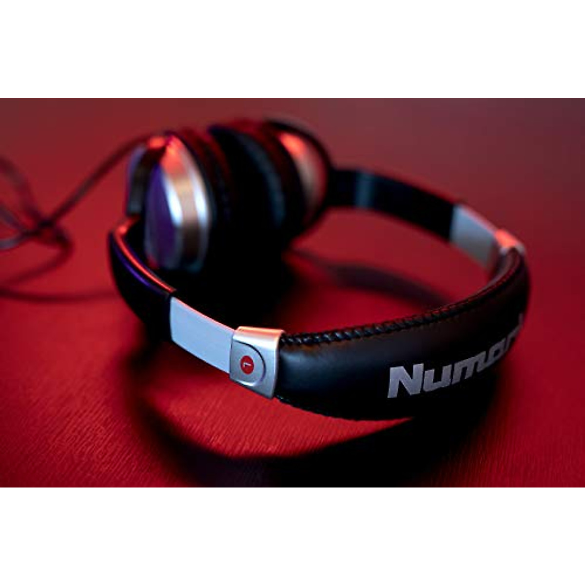 Numark HF125 | Ultra-Portable Professional DJ Headphones With 6ft Cable, 40mm Drivers for Extended Response & Closed Back Design for Superior Isolation, Silver, Оne Расk