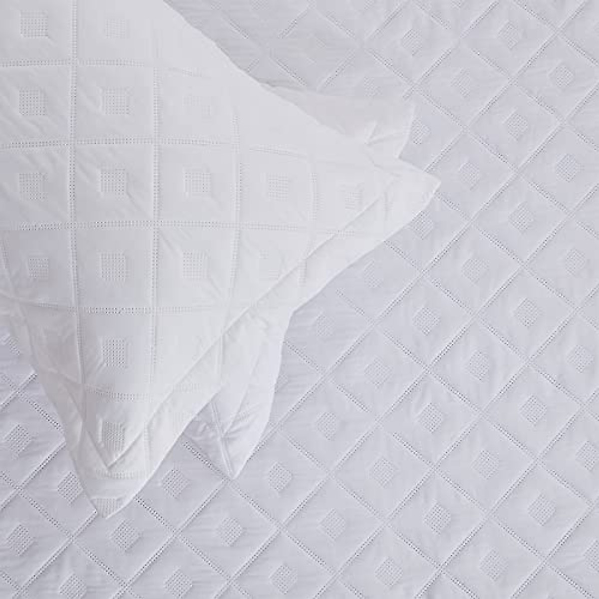 SunStyle Home Queen Size Quilt Bedding Set Lightweight Summer Quilt Geometric Pattern Soft Bedspread Modern Style Coverlet Set for All Seasons, 3 Pieces White (1 Quilt, 2 Pillow Shams)