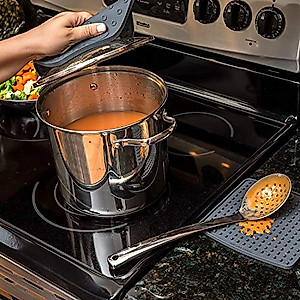 Silicone Trivet/Hot Pads for Hot Dishes - Easy to Clean Pot Holder for Kitchen - Durable, Flexible, & Multi-Purpose Mat That Helps Protect Countertops (7x7 in, Gray, 1 Pair)