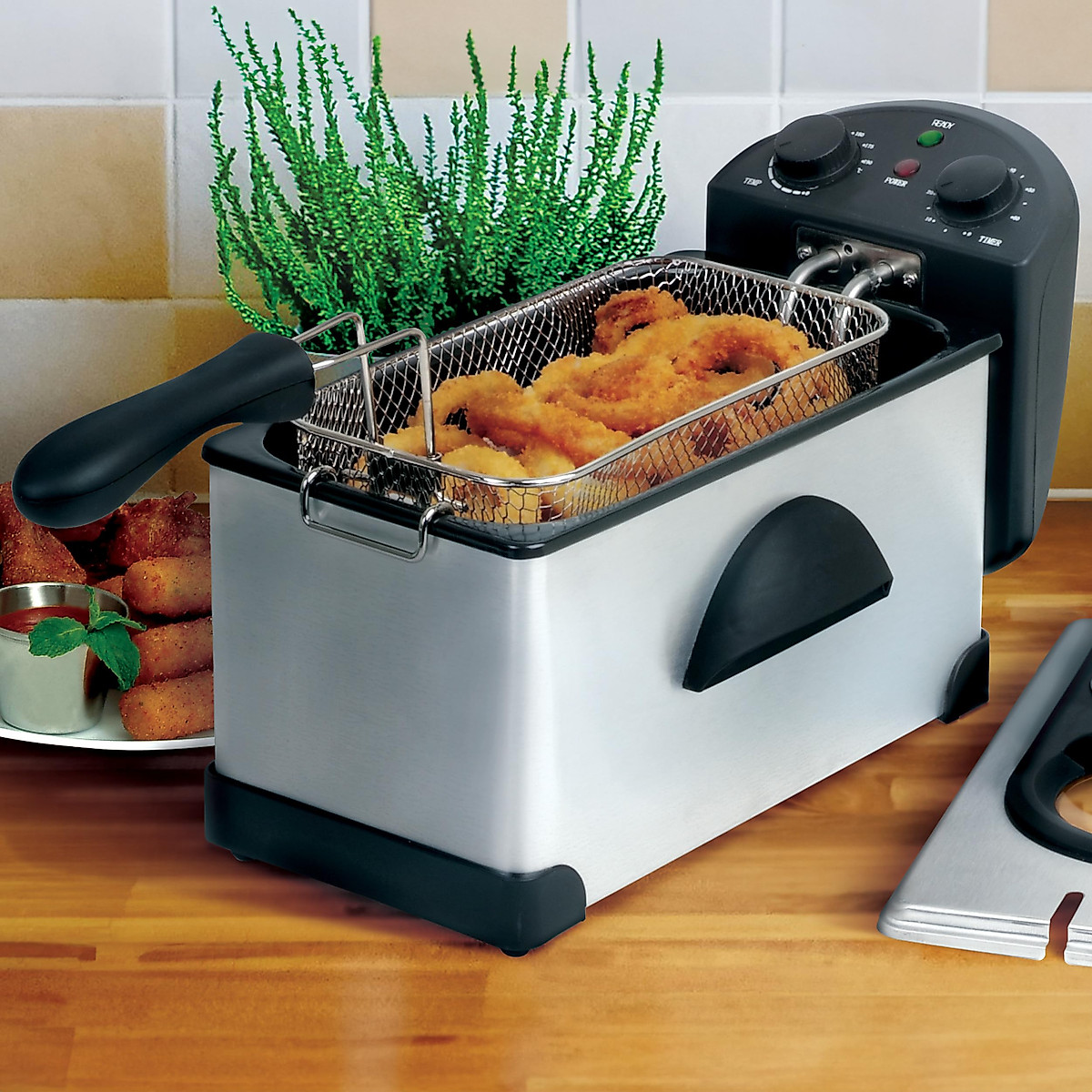 MegaChef Electric Oil Deep Fryer with Adjustable Temperature Control and Timer (3.17 Quart)