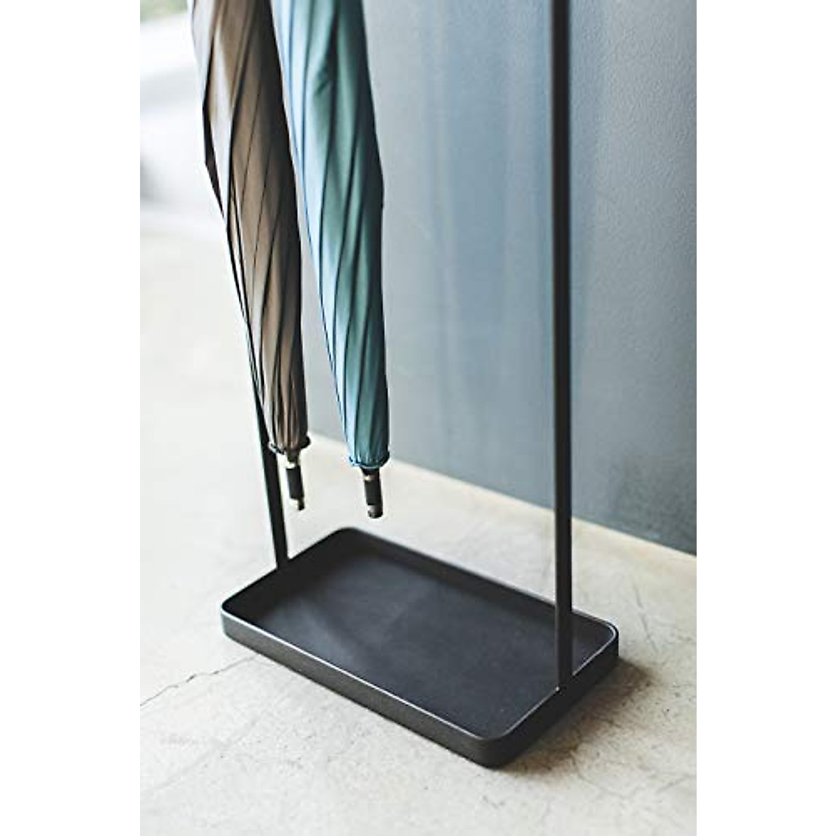 YAMAZAKI home Tower Hanging Umbrella Stand Black