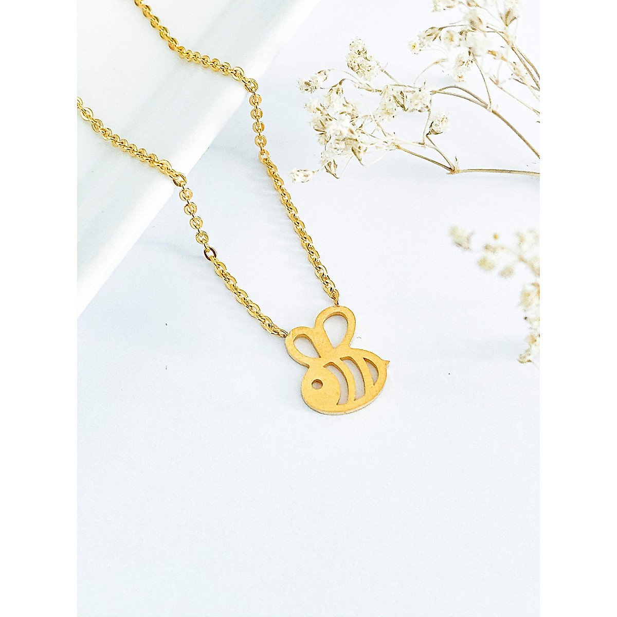 Altitude Boutique Bumble Bee Necklace, Honey Bee Necklace MotherÍs Day, Birthday, Engagement, ValentineÍs Day, Anniversary (Gold)