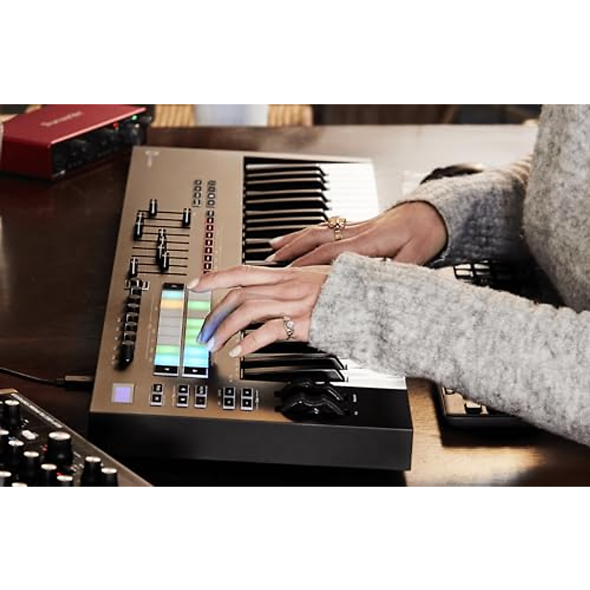 Novation Launchkey 49 [MK3] MIDI Keyboard Controller - Seamless Ableton Live Integration. Chord Mode, Scale Mode, and Arpeggiator — All the software you need for Music Production.