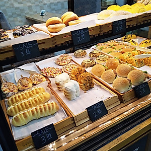 Medsuo 6pcs Mini Chalkboard Signs, L-Shape Small Blackboard with 2 Erasable Blackboard Pens for School, Weddings Table Sign, Party Food Signs, Bakery, Message Board Signs (4 x 2.8 inch)