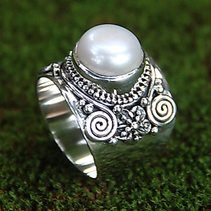 NOVICA Artisan Handmade Cultured Pearl Flower Ring Sterling Silver Cocktail White Indonesia Birthstone [crownbezel 0.5 in L x 0.5 in W x 0.3 in H Band Width 10 mm W] ' White Frangipani'