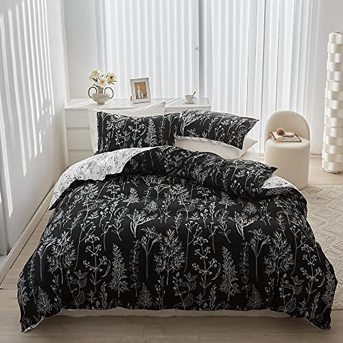 Floral Queen Duvet Cover, Microfiber 3 Pieces Floral Bedding Queen Set, 1 Duvet Cover +2 Pillowcases, Black and White Floral Duvet Cover Queen, with Zipper Closure, Durable, Easy Care (NO Comforter)